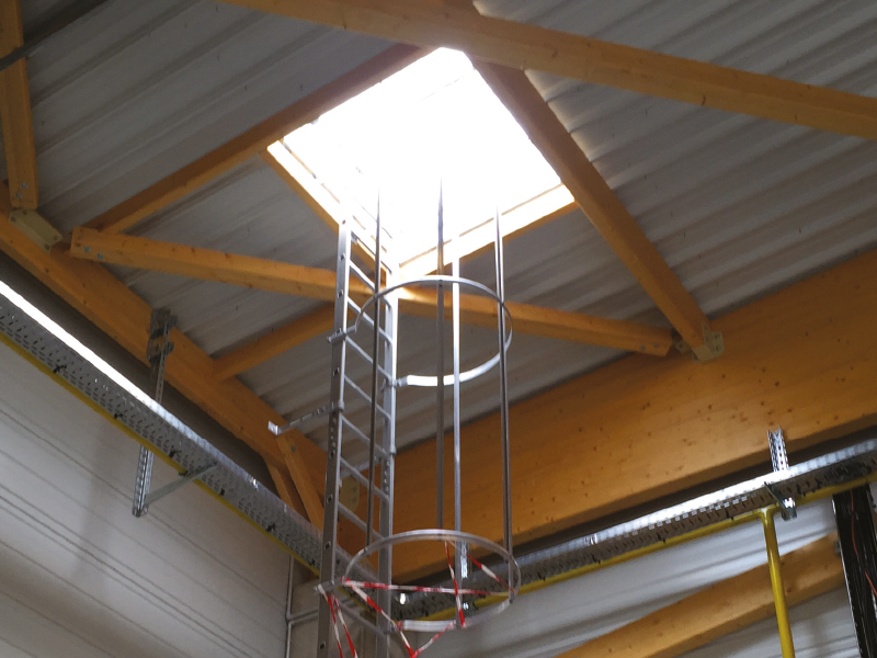 Échelle Crinoline en Aluminium Sortie Sous Trappe Ouverte - Cleas Protection